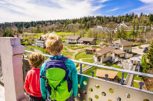Hiking above Neuchâtel: the Chaumont viewpoint and the "Path of Time ...