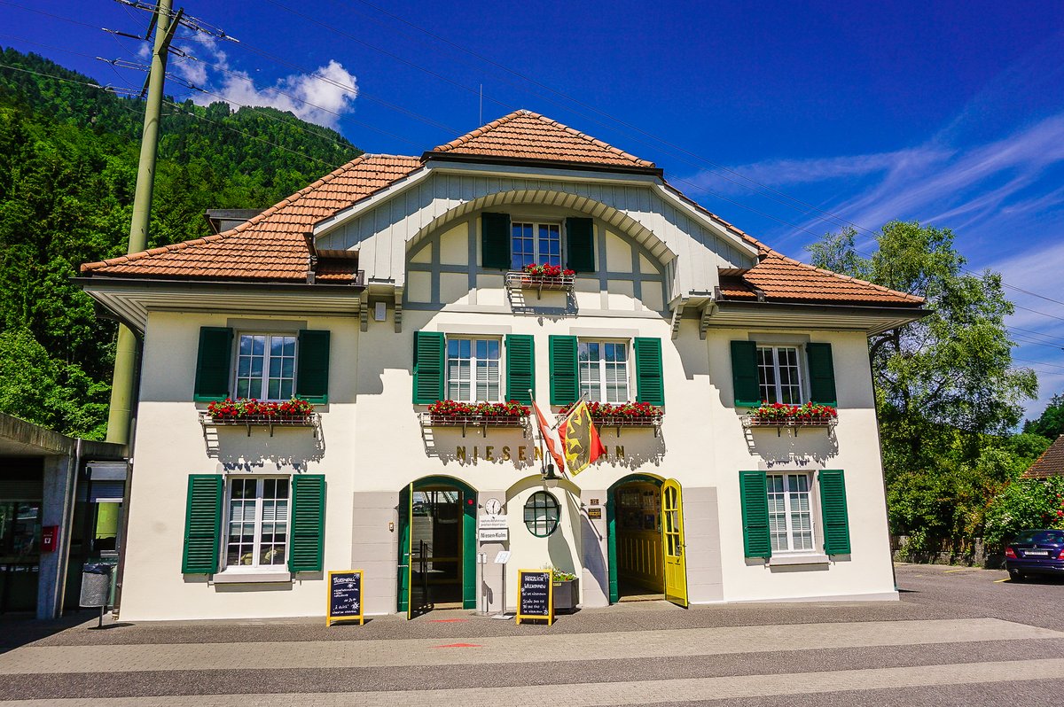 Swiss pyramid: Hiking from the Niesen Kulm to Schwandegg - Our Swiss ...