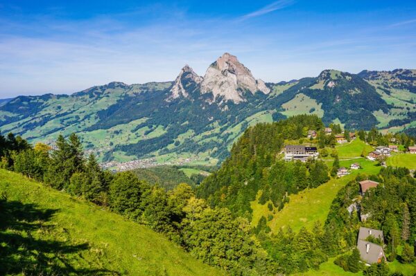 Stoos: Wandern auf dem Gratwanderweg Klingenstock - Fronalpstock ...